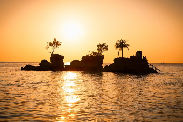 Boracay without hotels or electricity - TRAVELIFE Magazine