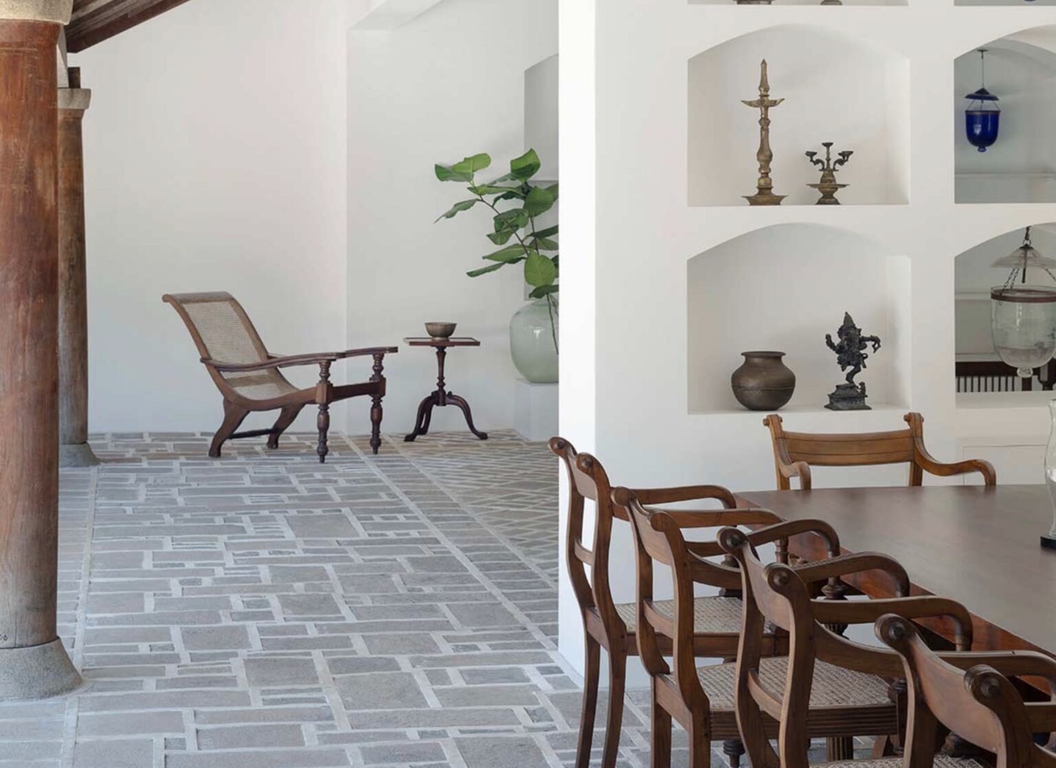 The homes of Geoffrey Bawa and Bevis Bawa in Sri Lanka